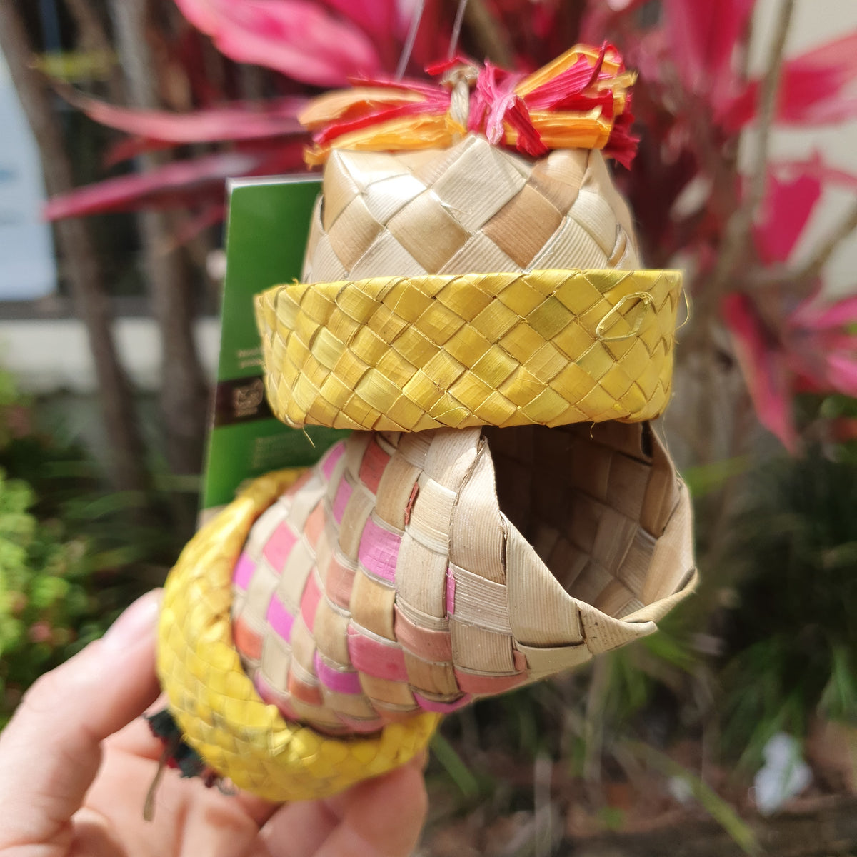 Nino's Java Bon Bon | Parrot forage toy | Enrichment supplies – All About Birds